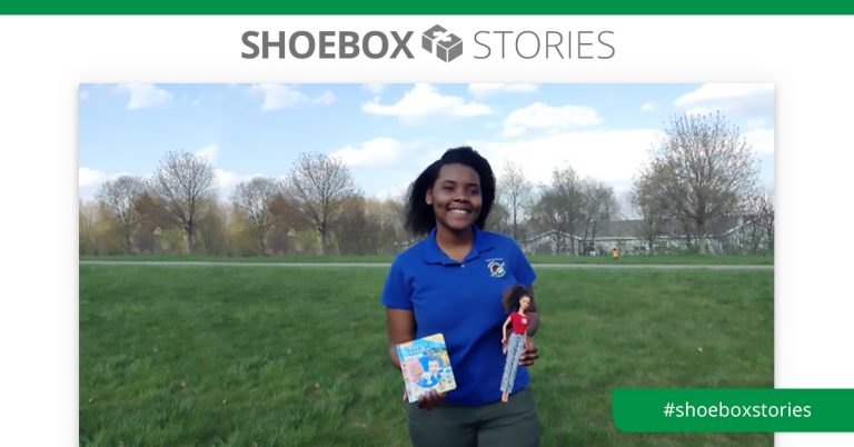 Operation Christmas Child Shoebox Stories: Roselyn and a Picture Book