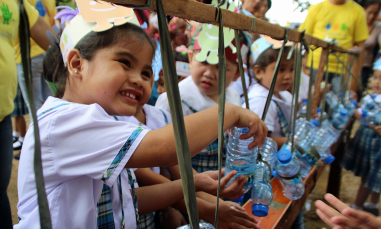 Teachers in the Philippines Grateful for Clean Water