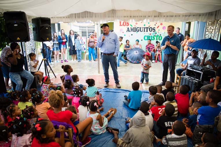 Franklin Graham Leads Shoebox Outreach Event in the Dominican Republic