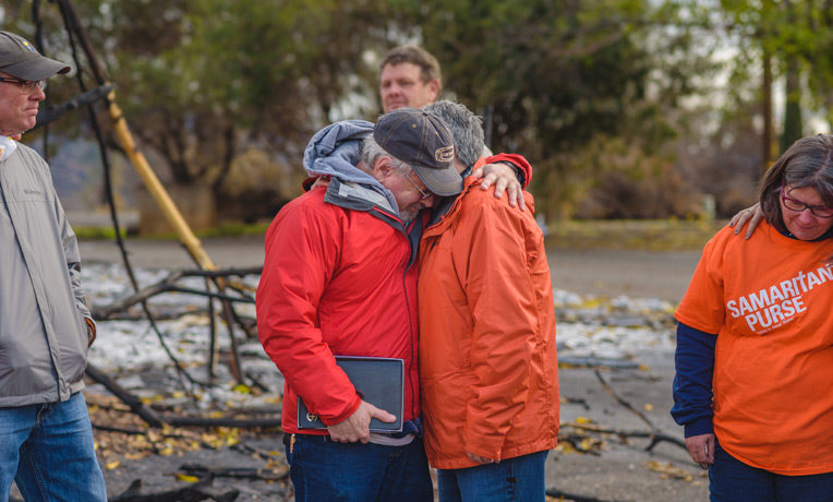 Volunteers Show California Fire Survivors They’re Not Alone