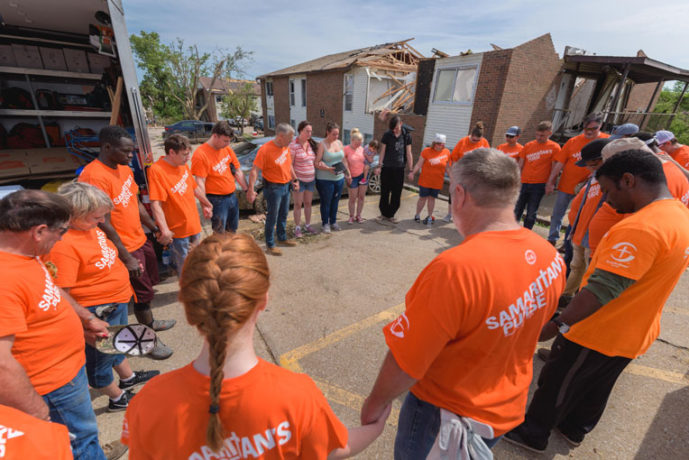 Hundreds of Volunteers Are Helping Missouri Families Recover After ...
