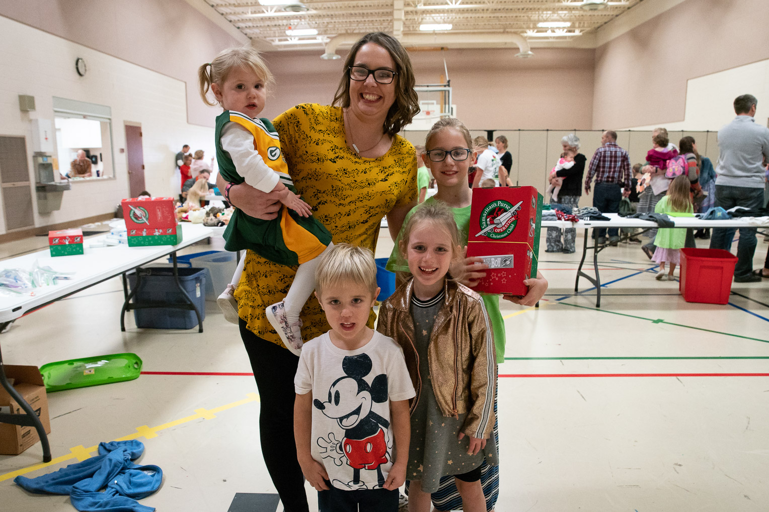 Wisconsin Shoebox Club Packs 10,000th Gift