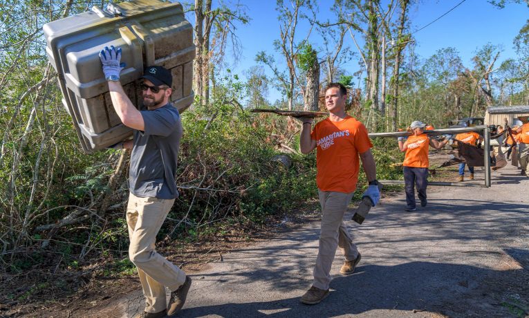 Edward Graham Volunteers in Louisiana with Team Patriot