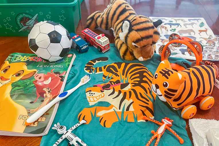 5 Creative Ideas for Shoebox Packing