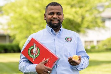 Zac and Yellow Yo-yo