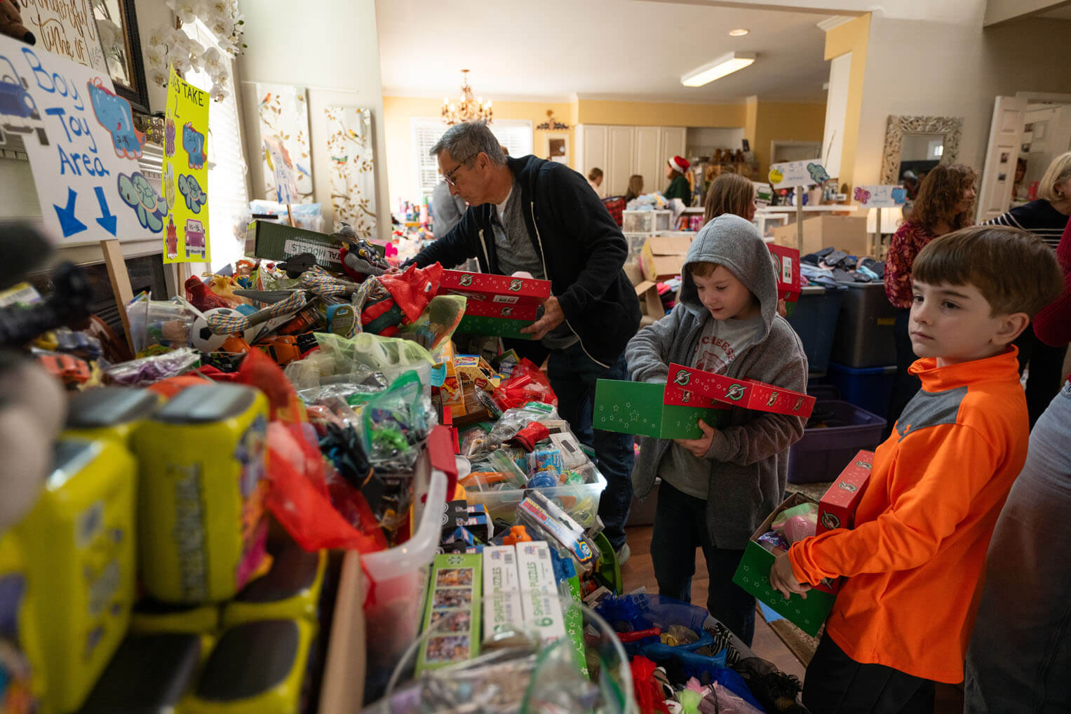 Shoebox Packing Party Sends God’s Love Around the Corner and the World