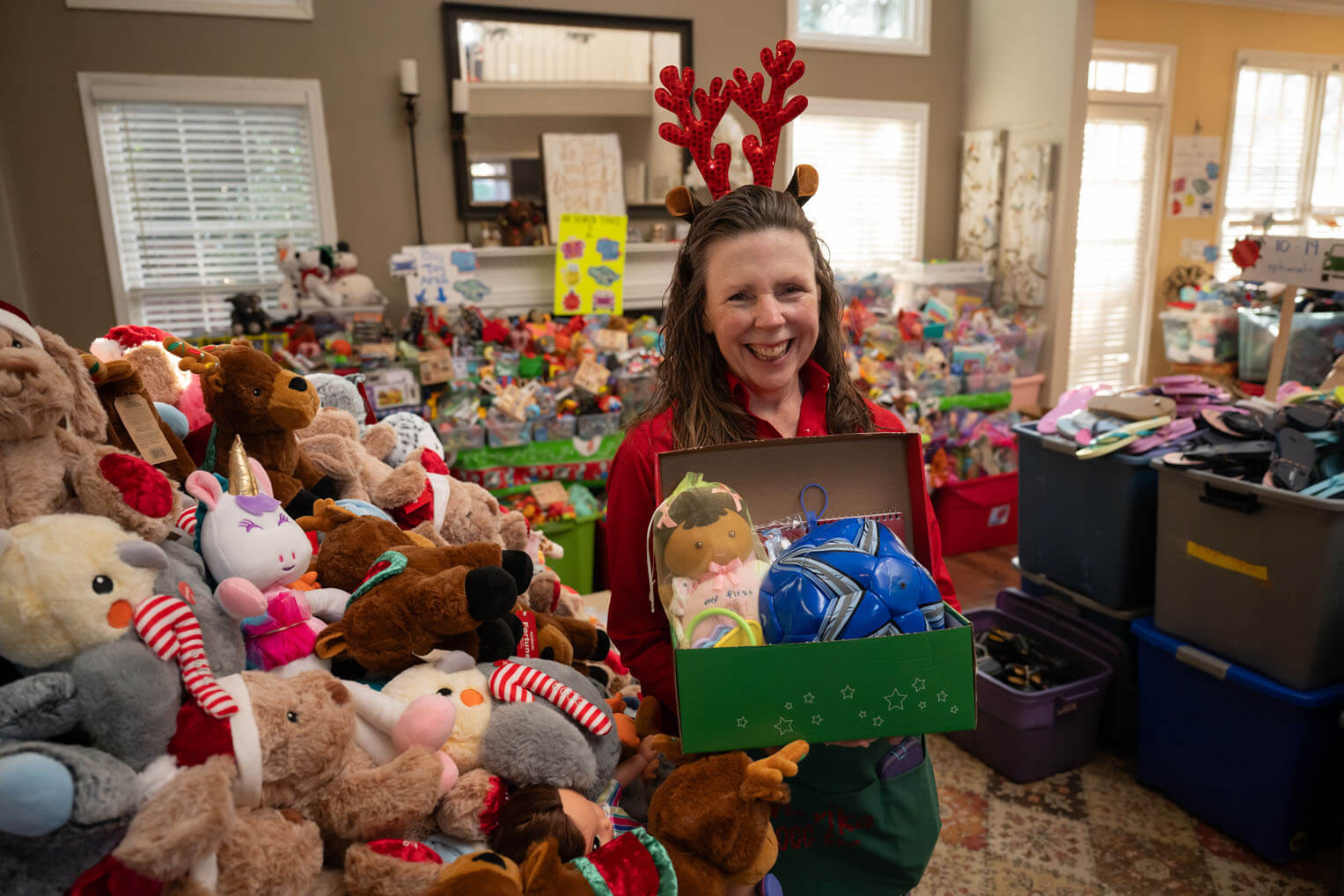 Shoebox Packing Party Sends God’s Love Around the Corner and the World